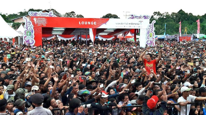 Dihibur Siti Badriah, Festival Border Aruk Datangkan 6 Ribu Wisman