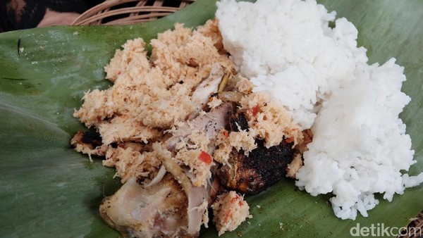 Rasa Lezat dan Makna Kesabaran di Balik Pecel Pitik Banyuwangi