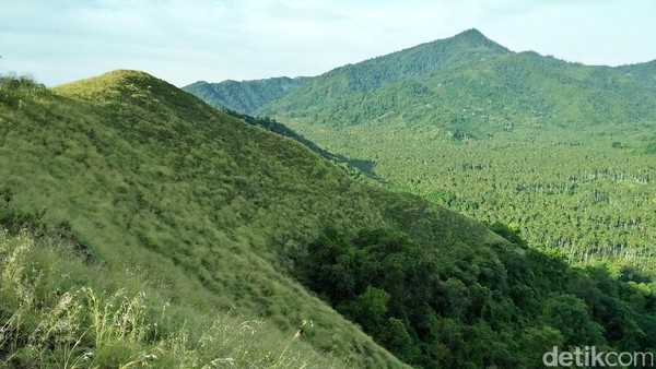 Ini Spot Sunrise Terbaik di Sulawesi Tengah