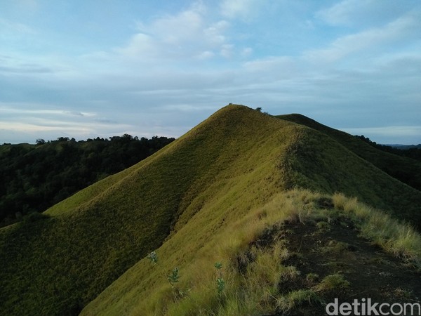 Ini Spot Sunrise Terbaik di Sulawesi Tengah