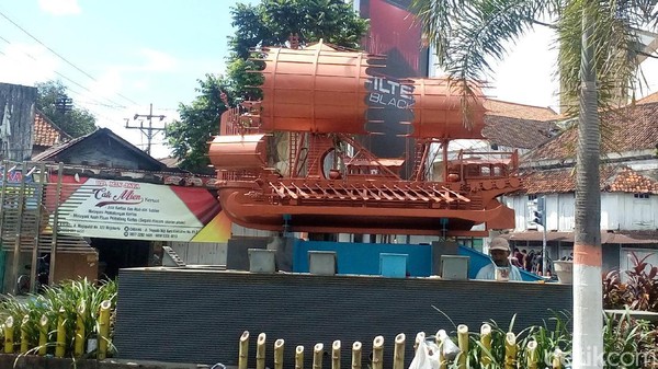 Liburan ke Mojokerto, Wajib Foto di Monumen Kapal Majapahit