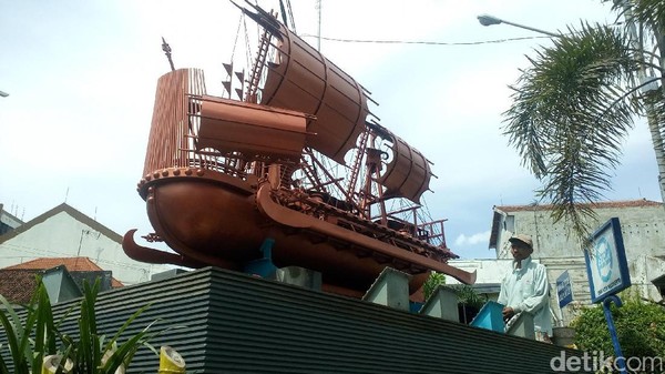 Liburan ke Mojokerto, Wajib Foto di Monumen Kapal Majapahit
