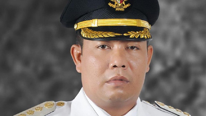 Bupati Katingan Tertangkap Basah Selingkuh dengan Istri Polisi Bupati Katingan Tertangkap Basah Selingkuh dengan Istri Polisi