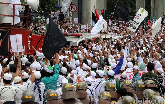 Demo FPI Berjalan Tertib