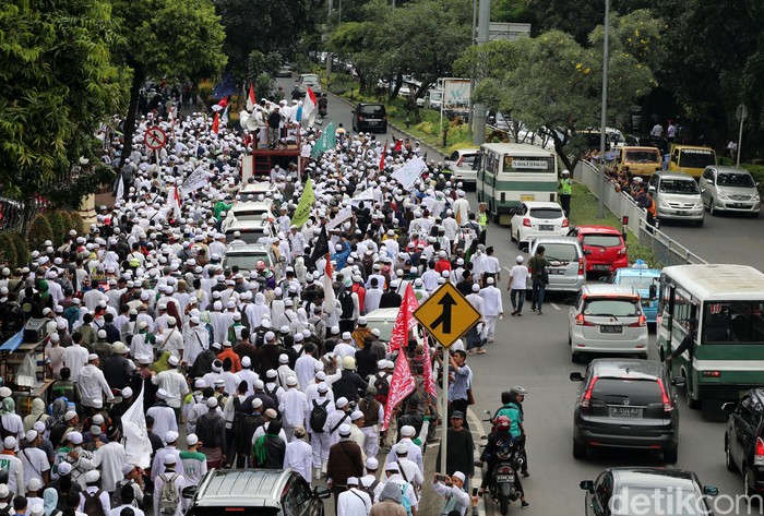 Demo FPI Berjalan Tertib
