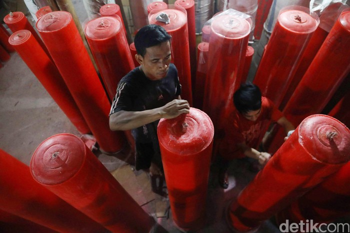 Produksi Lilin Jelang Imlek Meningkat Tajam Produksi Lilin Jelang Imlek Meningkat Tajam