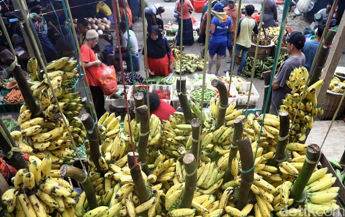 Mengintip Aktivitas Jual Beli di Pasar Minggu