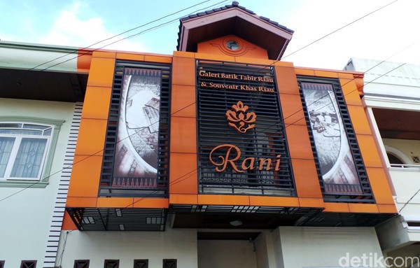 Rahasia di Balik Keindahan Kain Batik Riau