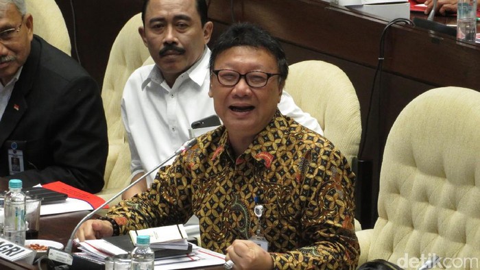 Mendagri Teken Pengadaan 7 Juta Blanko e-KTP Mendagri Teken Pengadaan 7 Juta Blanko e-KTP