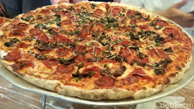 Bikin Sendiri Kulit Pizza Crunchy dengan Resep Chef Pizza Ini