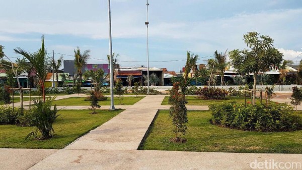 Foto: 20 Wisata Alam, Sejarah hingga Horor di Surabaya