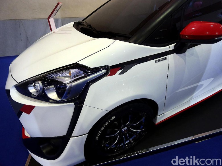 Modifikasi Sporty untuk Toyota Sienta