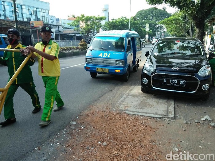 Sempat Mogok, Sopir Angkot di Malang Kembali Beroperasi Sempat Mogok, Sopir Angkot di Malang Kembali Beroperasi