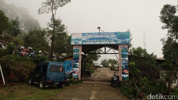 Basecamp Mawar yang Asyik Buat Kemping di Gunung Ungaran