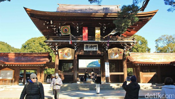 Ini Kuil Shinto yang Tersembunyi di Pusat Tokyo