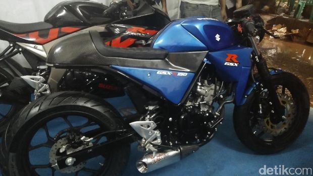 Suzuki GSX-R150 Berbadan Cafe Racer