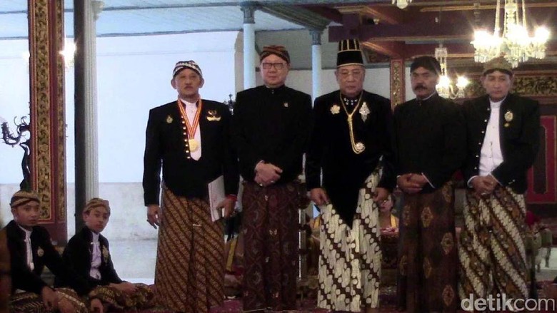 Tahun ke 13, Paku Buwono XIII Kembali Duduk di Singgasana