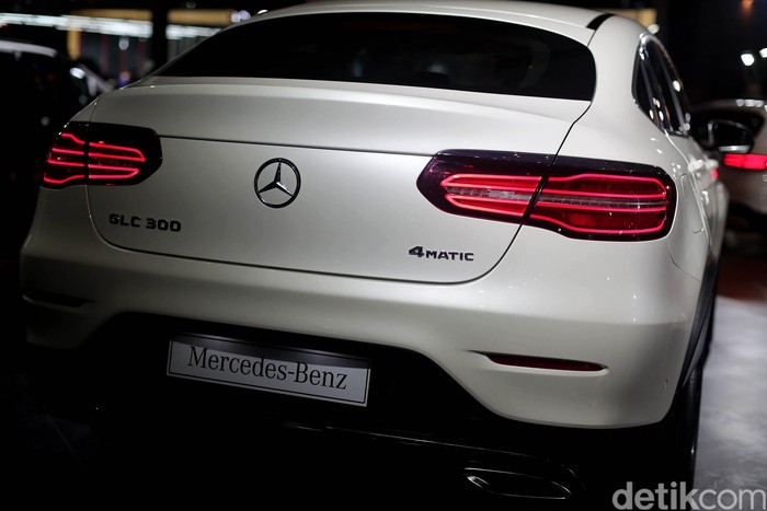 Kombinasi Coupe dan SUV di Mercy GLC Coupe AMG