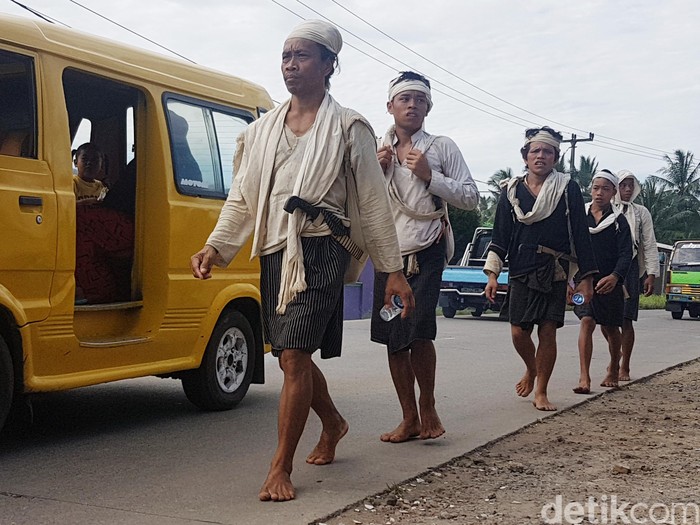 Tradisi Seba, Warga Baduy Jalan Kaki Ratusan Kilometer
