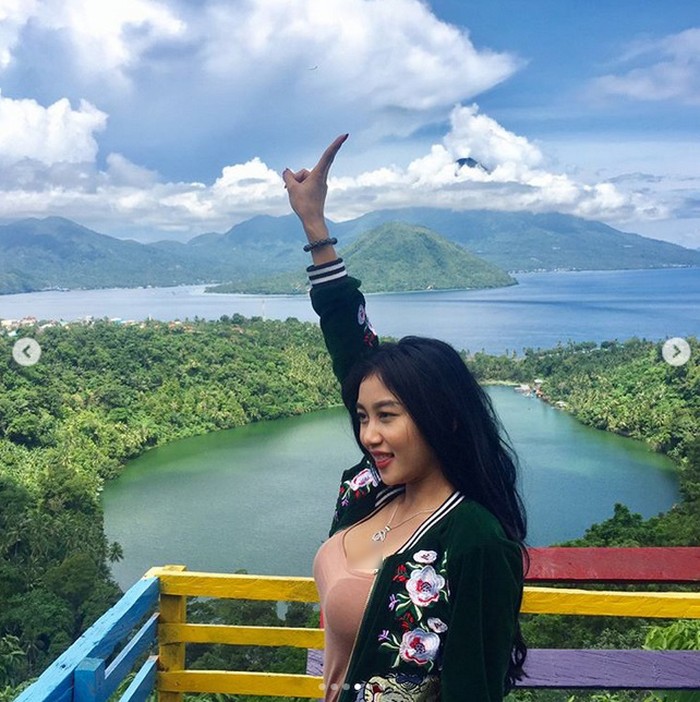 Saat Pamela Safitri Nikmati Keindahan Alam Ternate