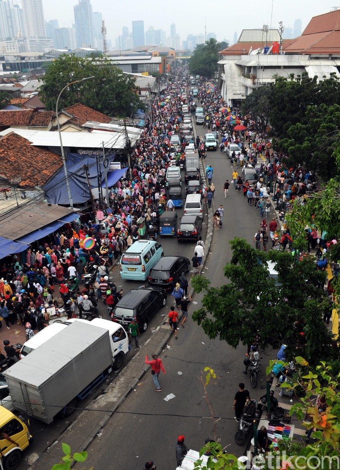 PKL Kuasai Pedestrian, Tanah Abang Kembali Semrawut PKL Kuasai Pedestrian, Tanah Abang Kembali Semrawut