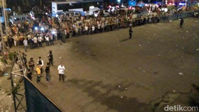 Cerita Saksi Mata saat Detik-detik Ledakan Bom Kampung Melayu Cerita Saksi Mata saat Detik-detik Ledakan Bom Kampung Melayu