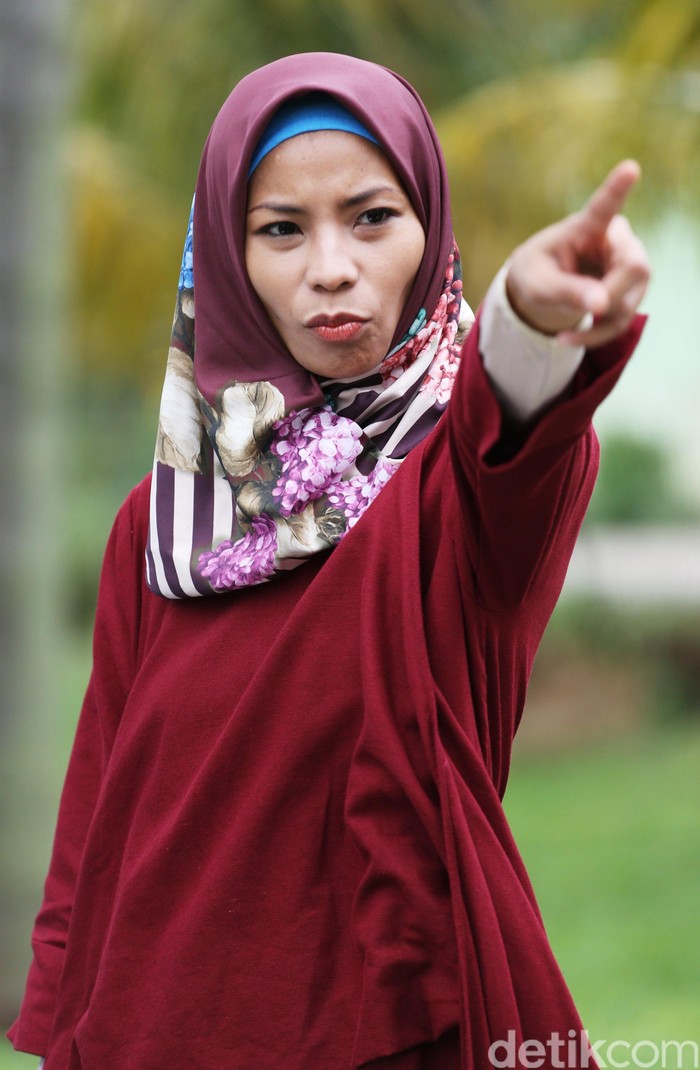 Bikin Pangling, Shareefa Danish Berhijab