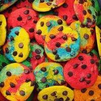 Chocolate Chips Cookies dengan 6 Warna, Mau Coba?