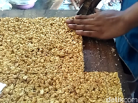 Jelang Lebaran, Produsen Geti di Blitar Panen Pesanan