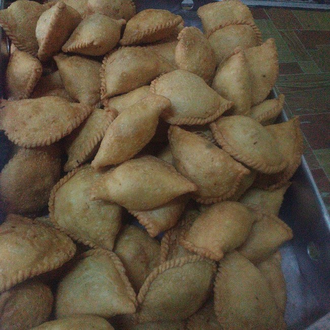 Yuk, Jajan Pastel yang Empuk Gurih di 4 Gerai Ini! - Halaman 2