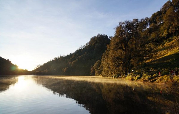Deretan Foto Ranu Kumbolo, Danau Cantik yang Bikin Rindu Mendaki Gunung ...