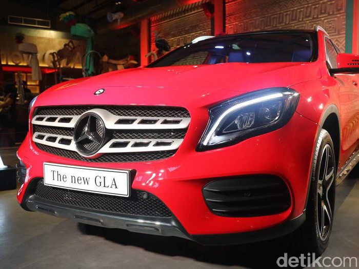 Ini Spesifikasi Mercy GLA 200 Kado Ultah Dul dari Maia Estianty