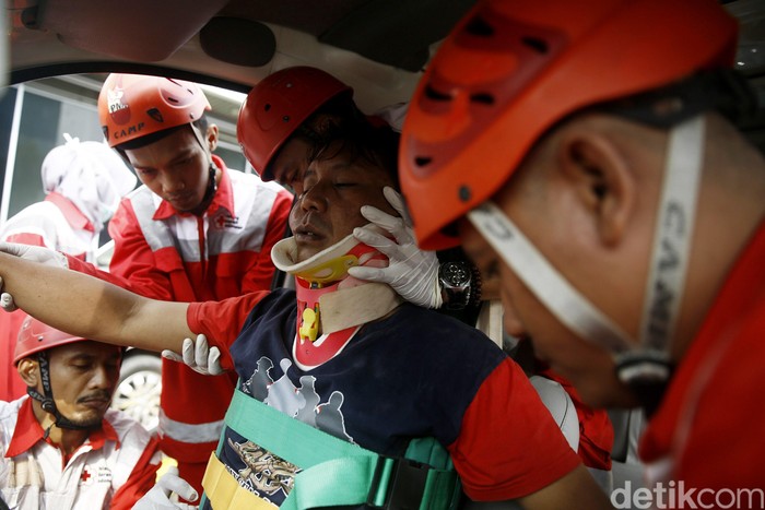 Begini Simulasi Pertolongan Pertama PMI Begini Simulasi Pertolongan Pertama PMI