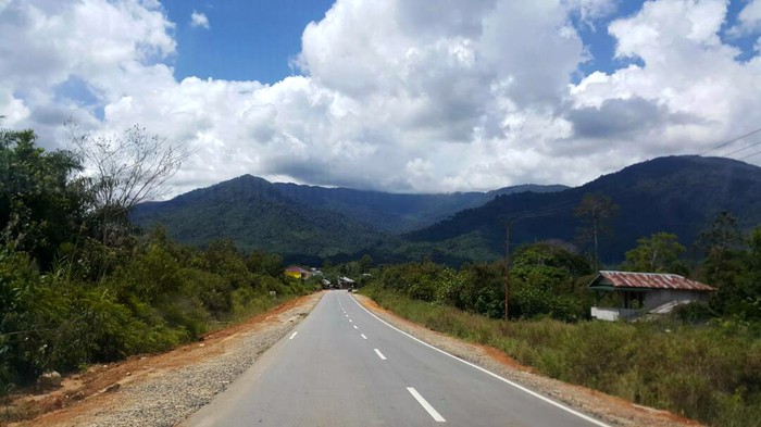 Menengok Perjuangan Membangun Jalan Perbatasan RI-Malaysia di Aruk