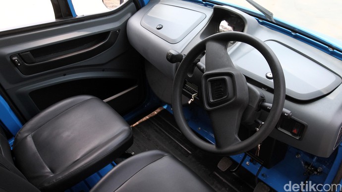 Intip Nyamannya Interior Bajaj Qute