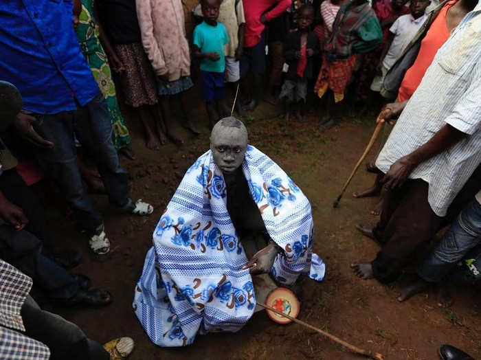 Bagaimana Sunat Di Afrika