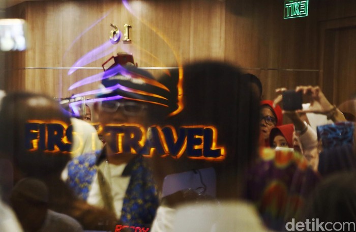 foto: Aksi Damai dan Selawat di Kantor First Travel