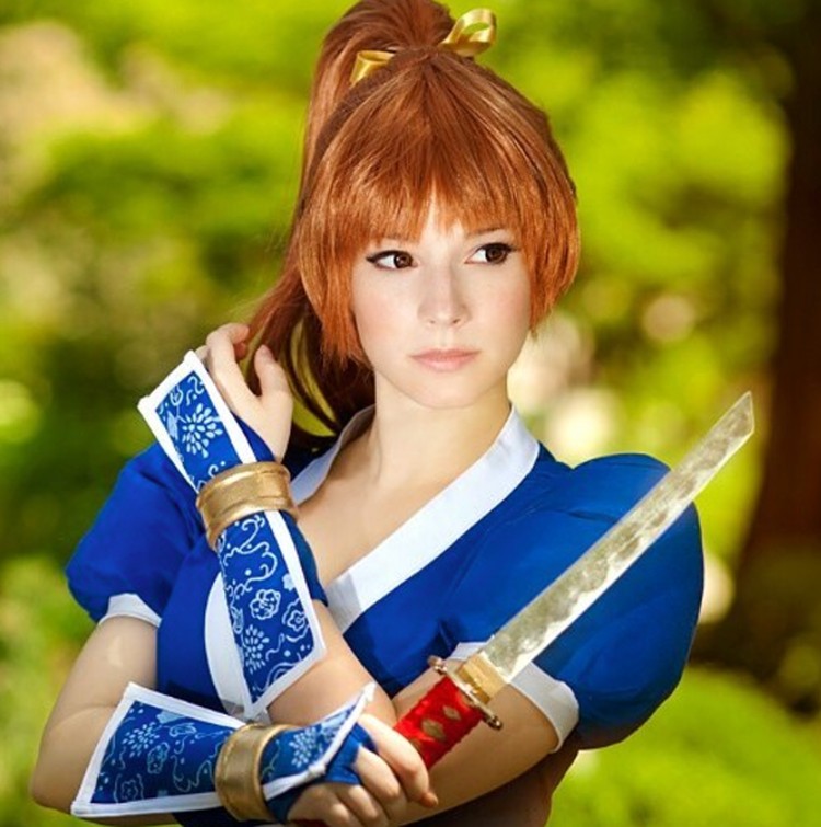 Enji Night Cosplayer Misterius Yang Cantik Jelita