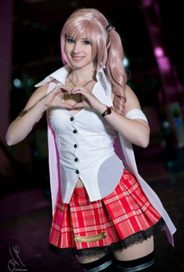 Enji Night Cosplayer Misterius Yang Cantik Jelita