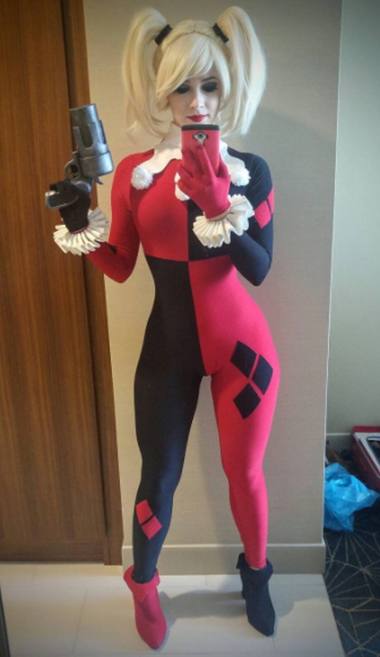 Enji Night Cosplayer Misterius Yang Cantik Jelita