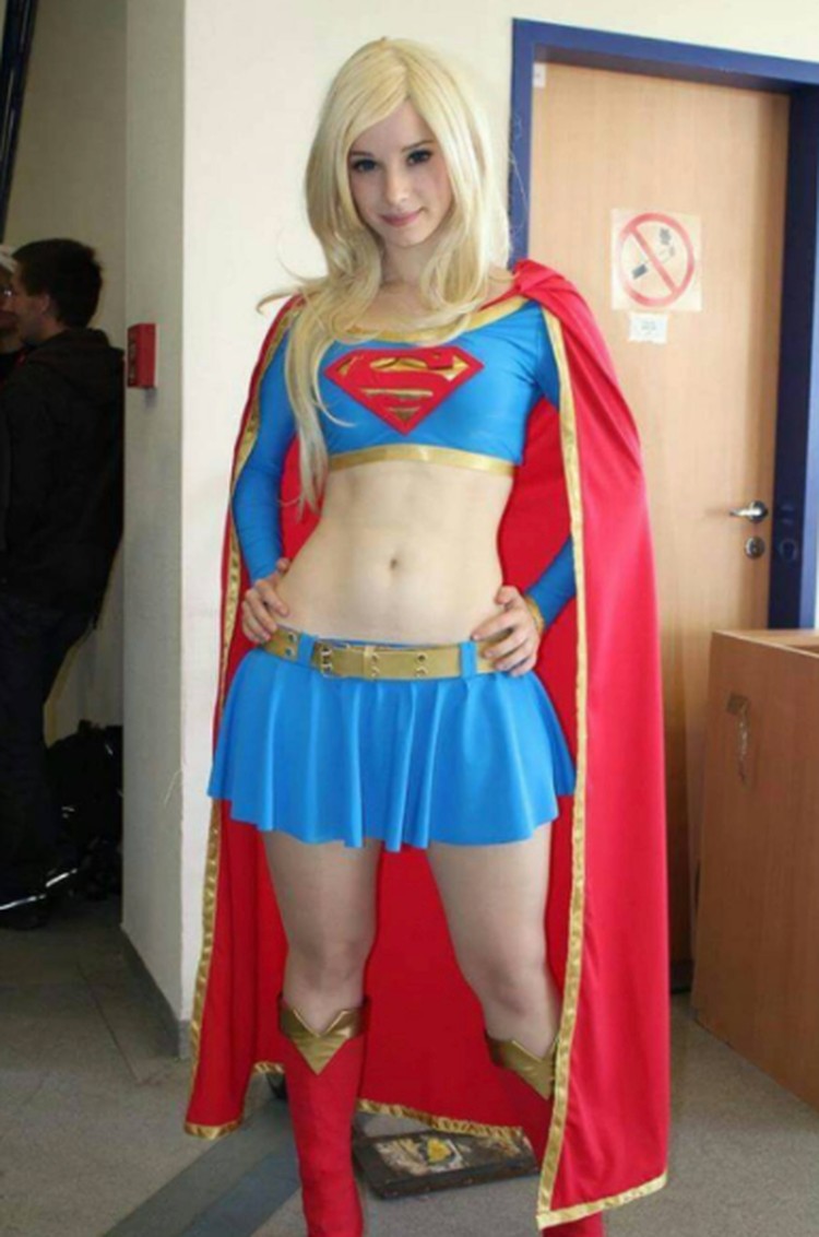 Enji Night Cosplayer Misterius Yang Cantik Jelita