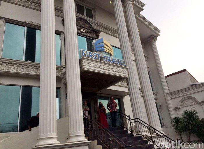 Bos Tersangka, Begini Suasana Kantor Pusat First Travel