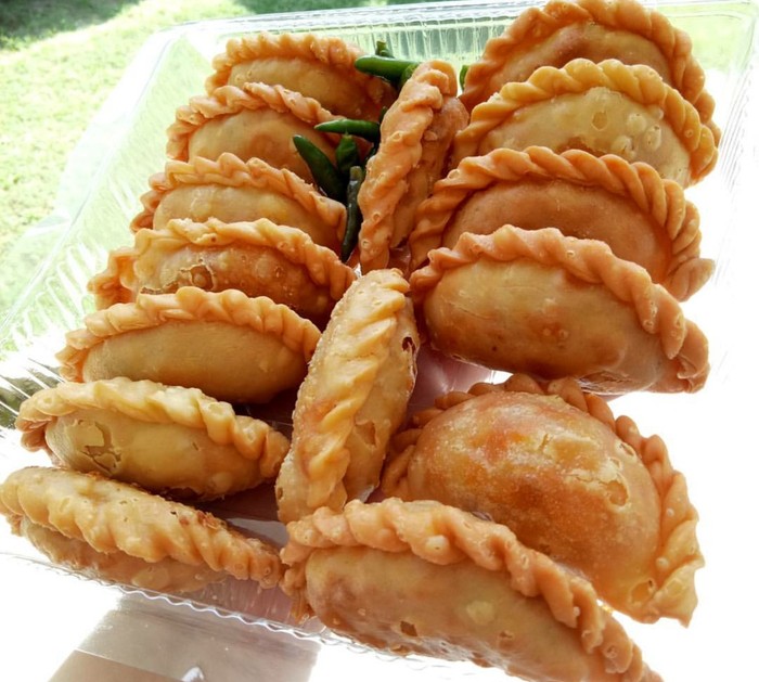 Ngopi Makin Mantap dengan 7 Varian Pastel yang Kriuk Renyah Ini