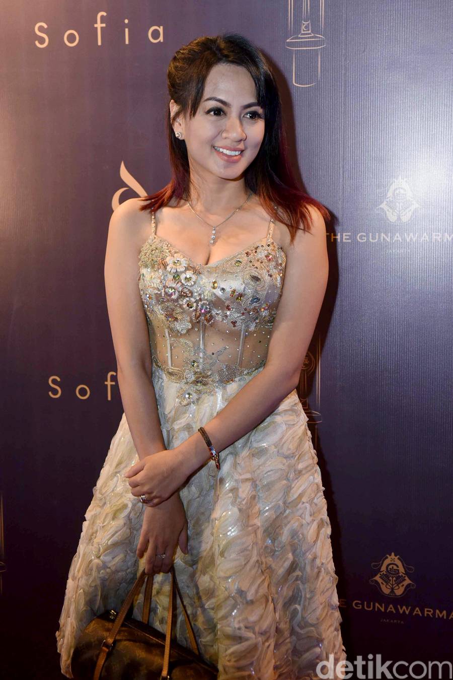 Yeyen Lidya Cantiknya Awet