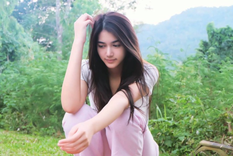 Bukan Seleb Tapi Kecantikan Gadis Ini Hebohkan Instagram