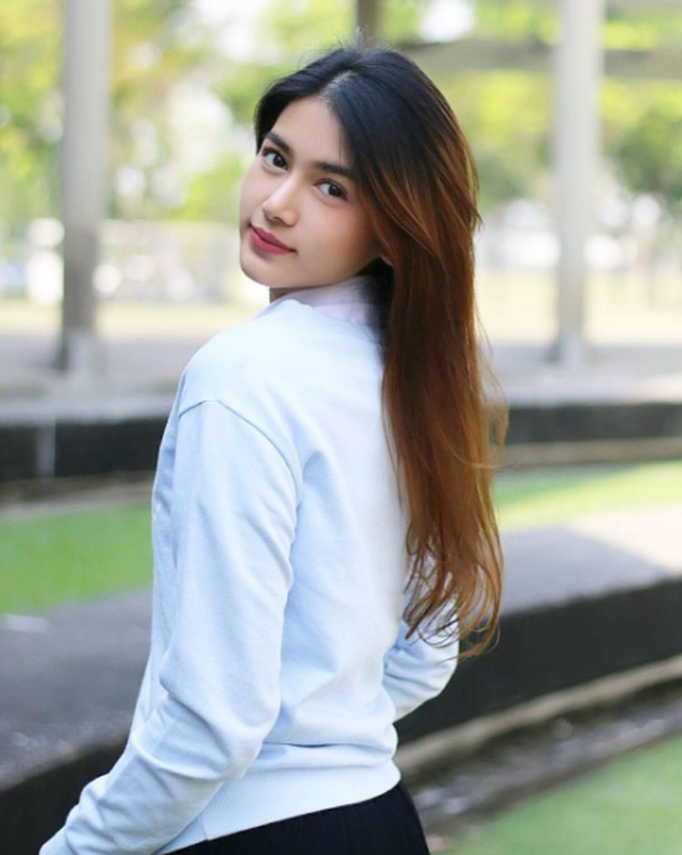 Bukan Seleb Tapi Kecantikan Gadis Ini Hebohkan Instagram