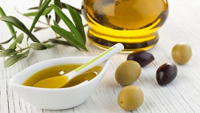 Masih Ragu Konsumsi Minyak Zaitun? 5 Khasiat Ini Sayang Dilewatkan
