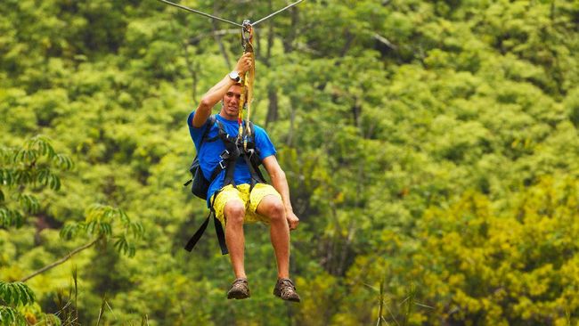 Flying Fox Seru di Bogor Buat Libur Akhir Pekan