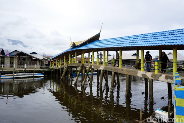 Foto: Saat Batu Bacan Jadi Bahan Pembuat Jembatan