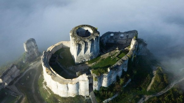 Foto: Kastil-kastil Cantik yang Terbengkalai